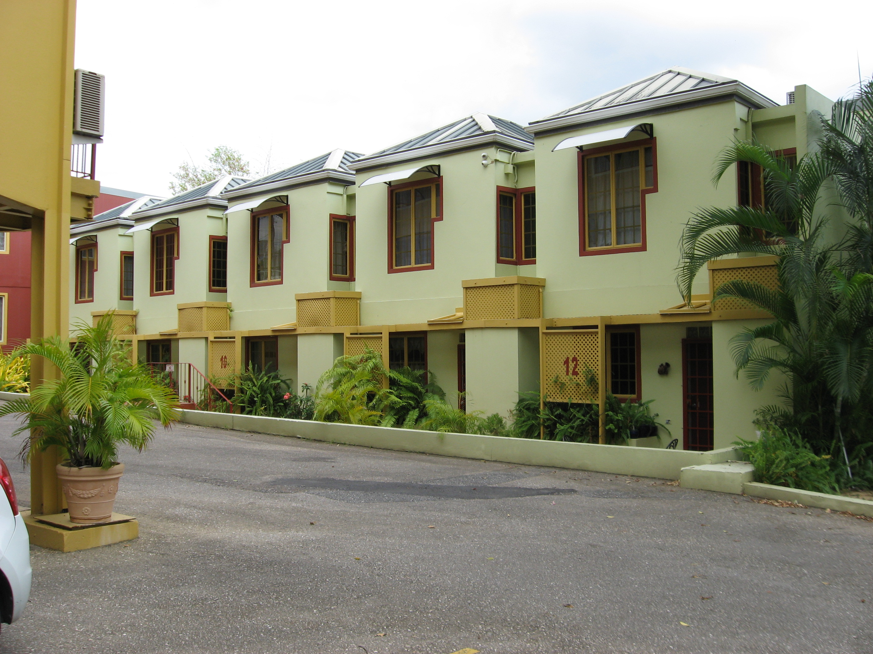 EXEC.TOWNHOUSE FOR SALE - ST. AUGUSTINE EXEC.TOWNHOUSE FOR SALE - ST. AUGUSTINE